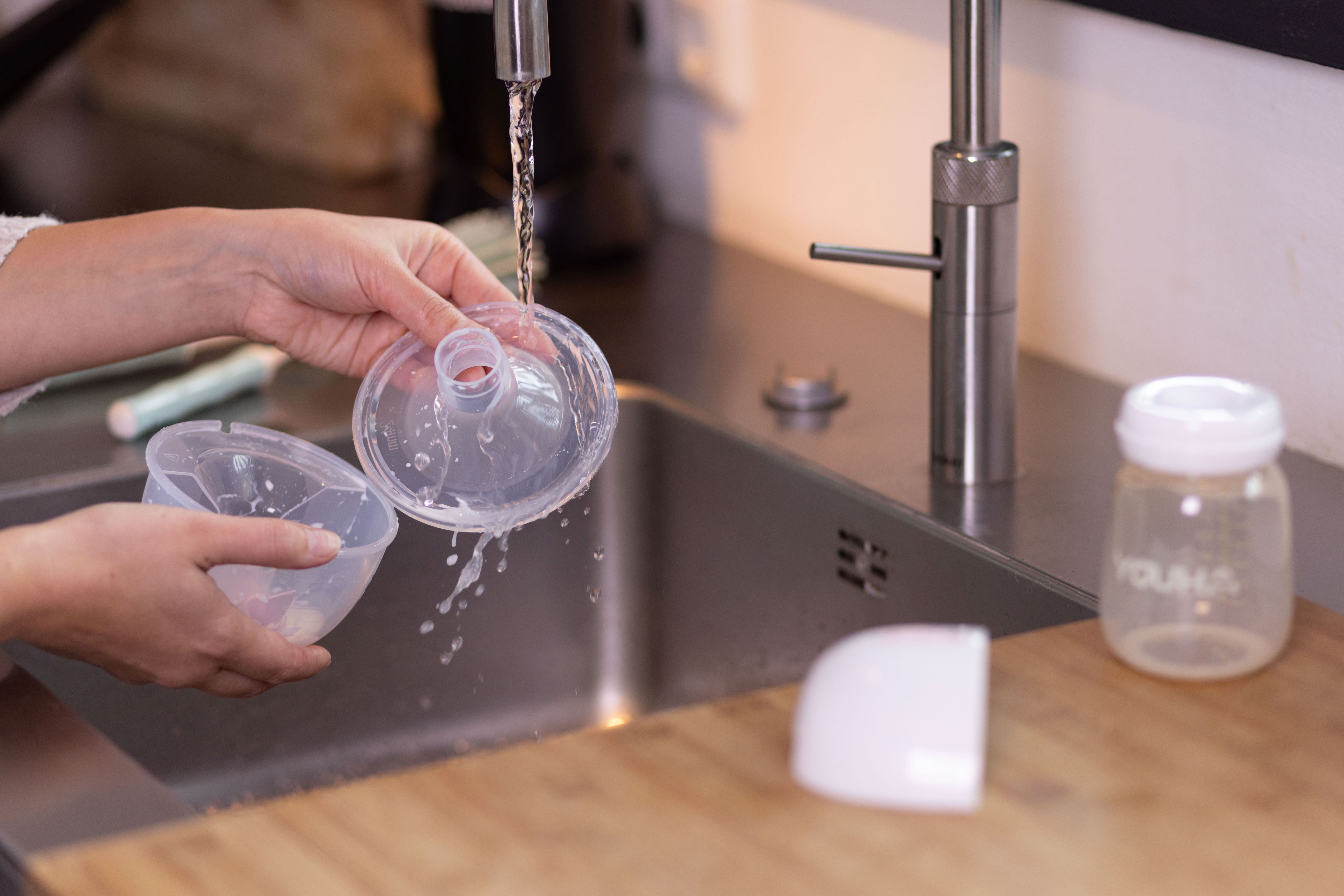 Cleaning your breast pump: step-by-step guide for effective cleaning ...